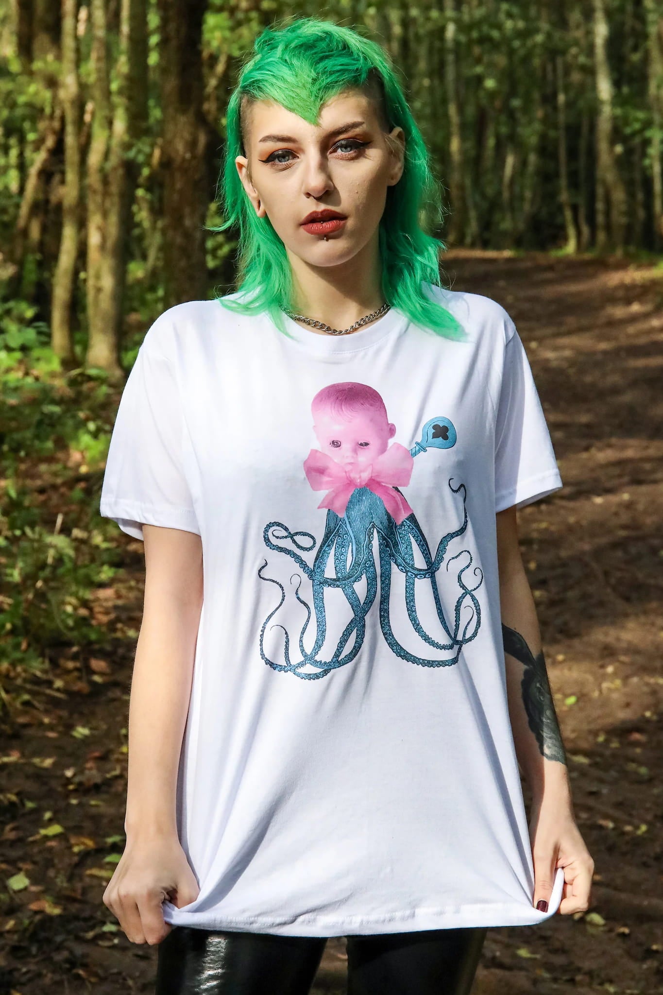 Baby Kraken White Graphic Tee – The Grunge Monkey